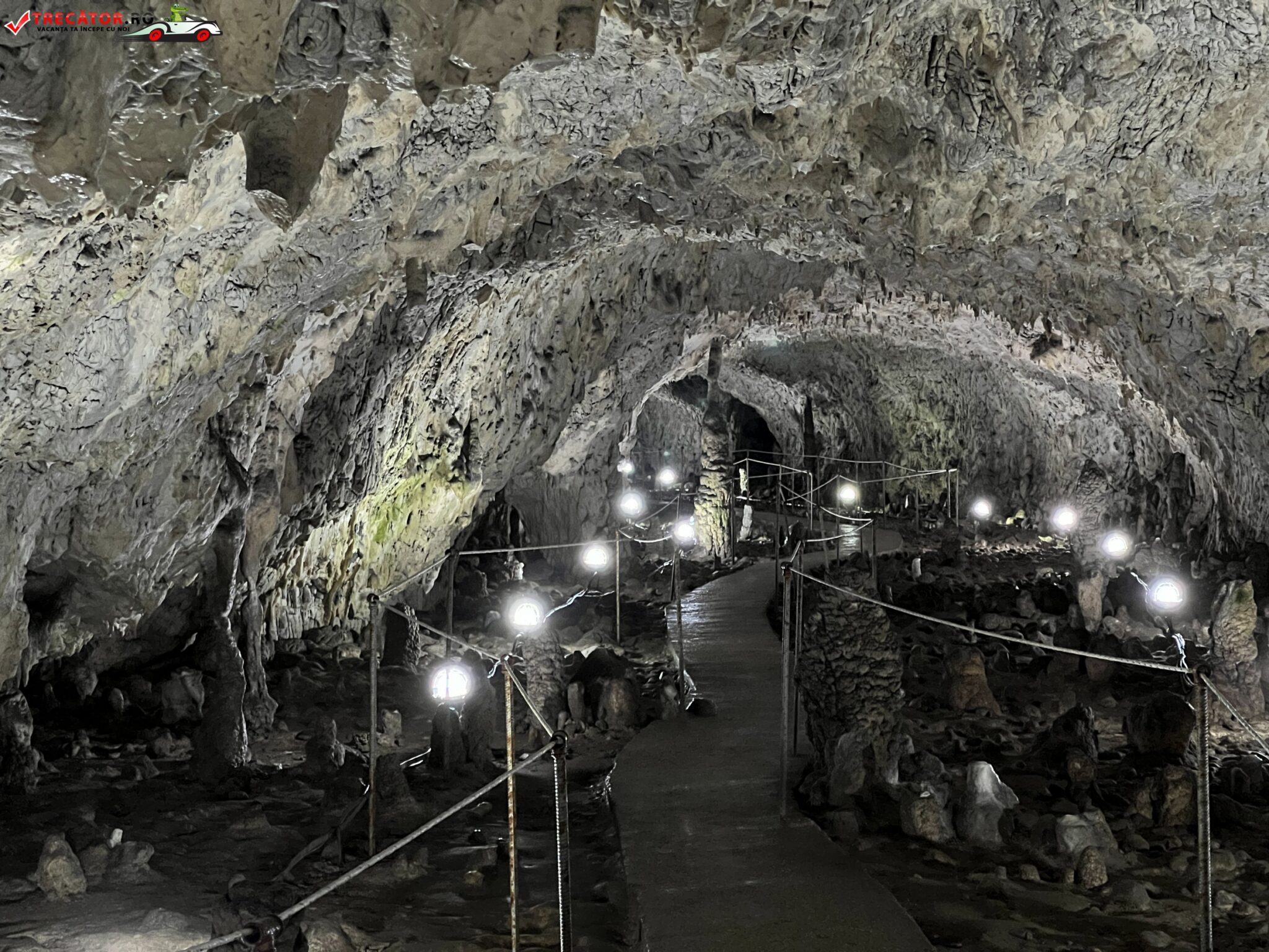 Peştera Muierilor, Gorj, România – Obiective turistice de văzut și vizitat