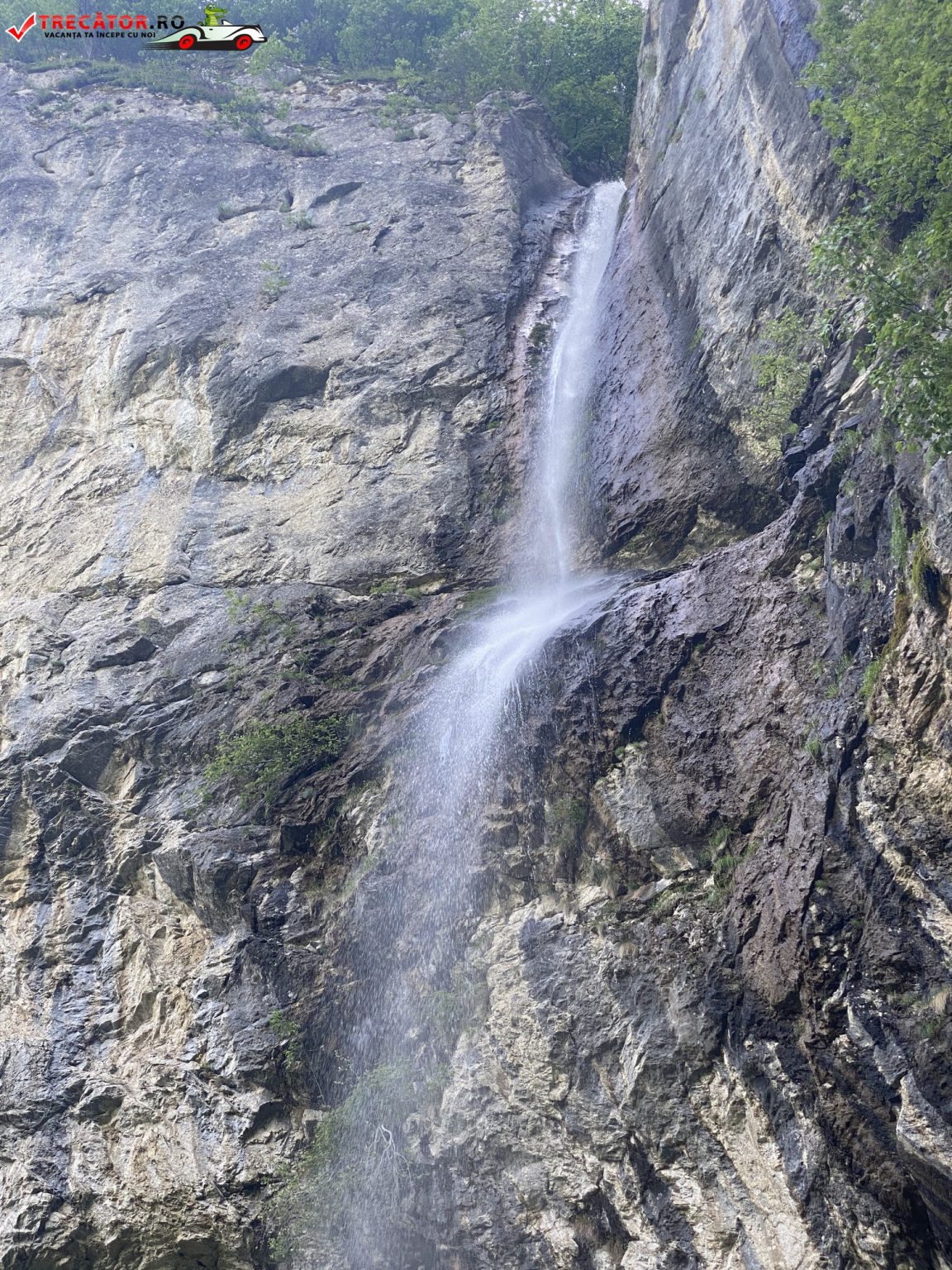 Cascada Vânturătoarea – Obiective turistice de văzut și vizitat