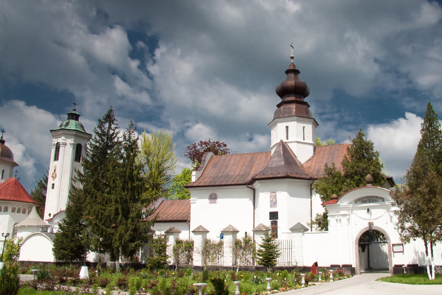 Mănăstirea Hodoș Bodrog | Obiective turistice de văzut și vizitat