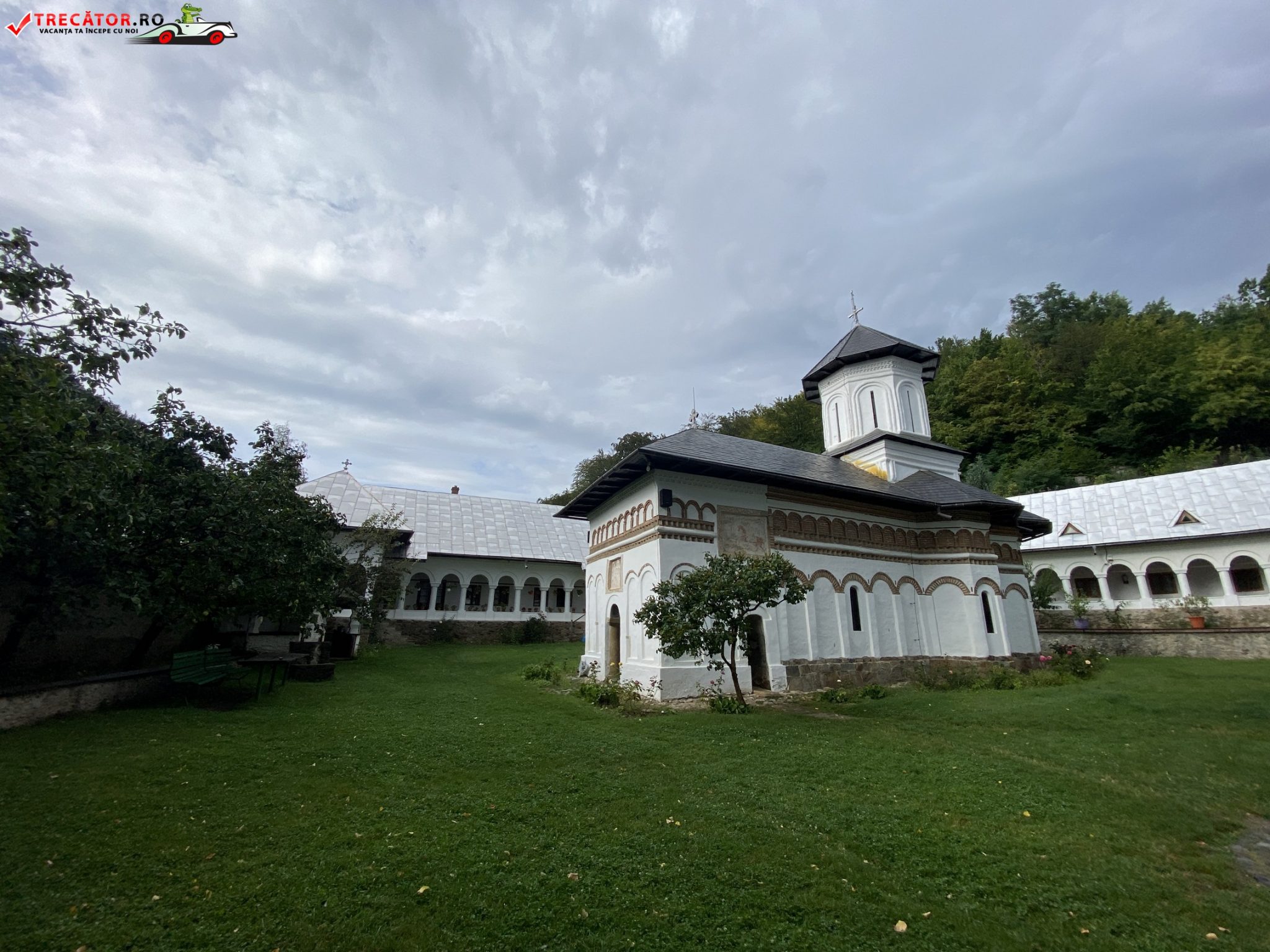 Mănăstirea Crasna – Obiective turistice de văzut și vizitat