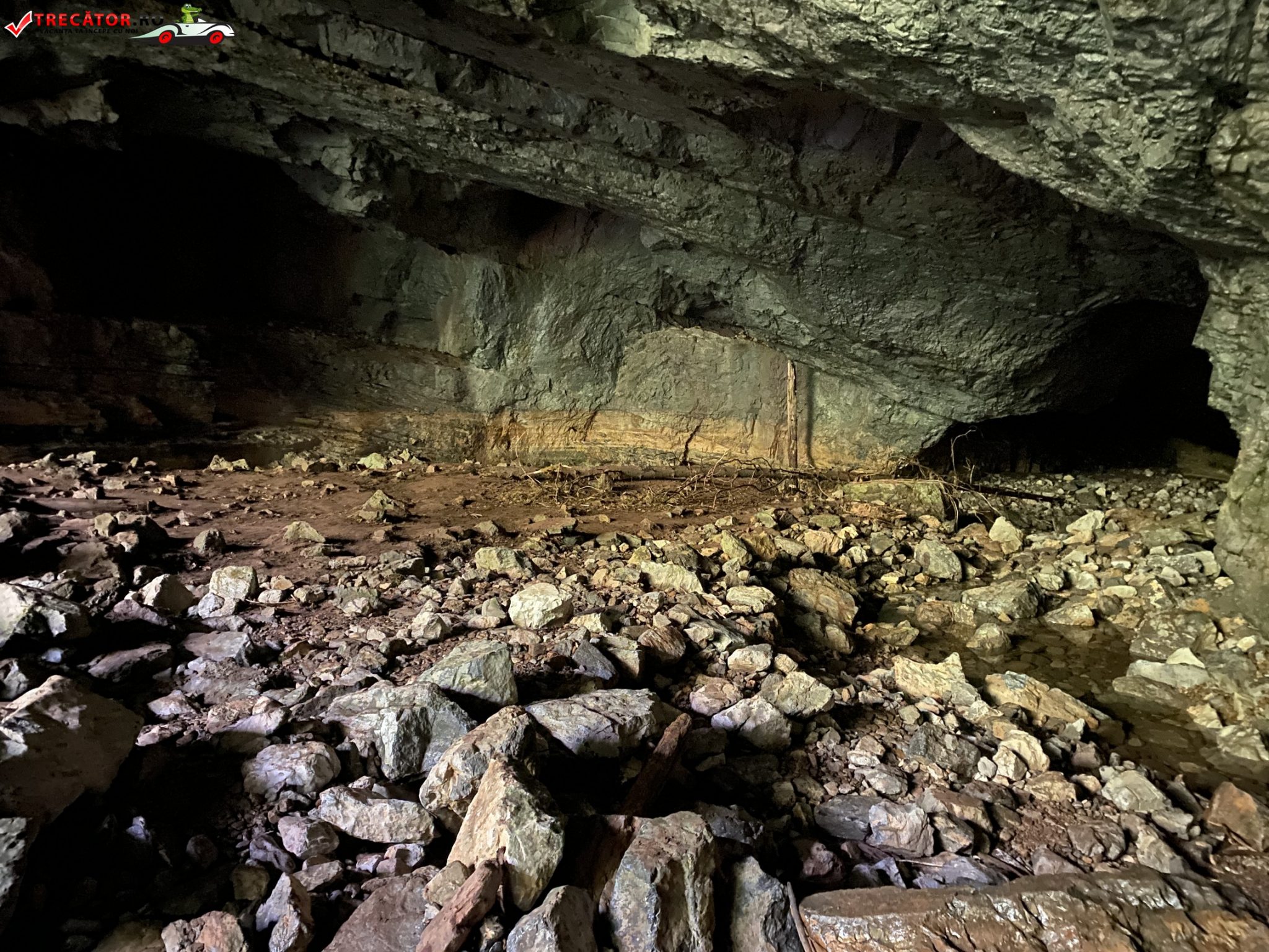 Pestera Coiba Mare – Obiective turistice de văzut și vizitat