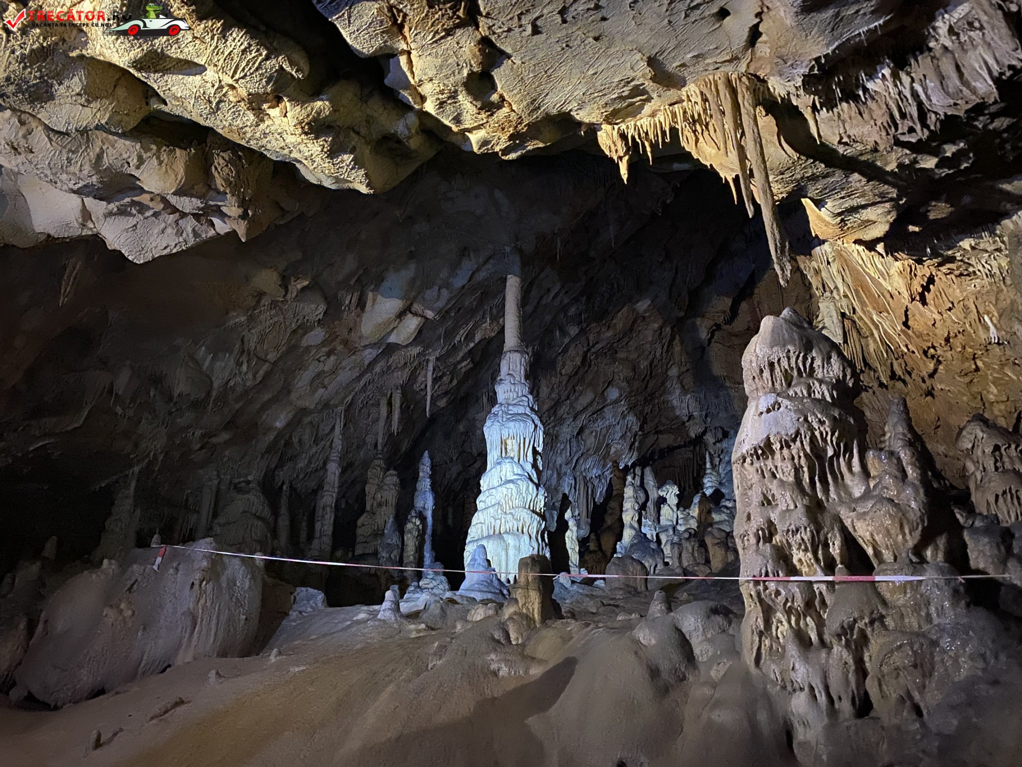 Pestera Ghetarul de la Focul Viu – Obiective turistice de văzut și vizitat