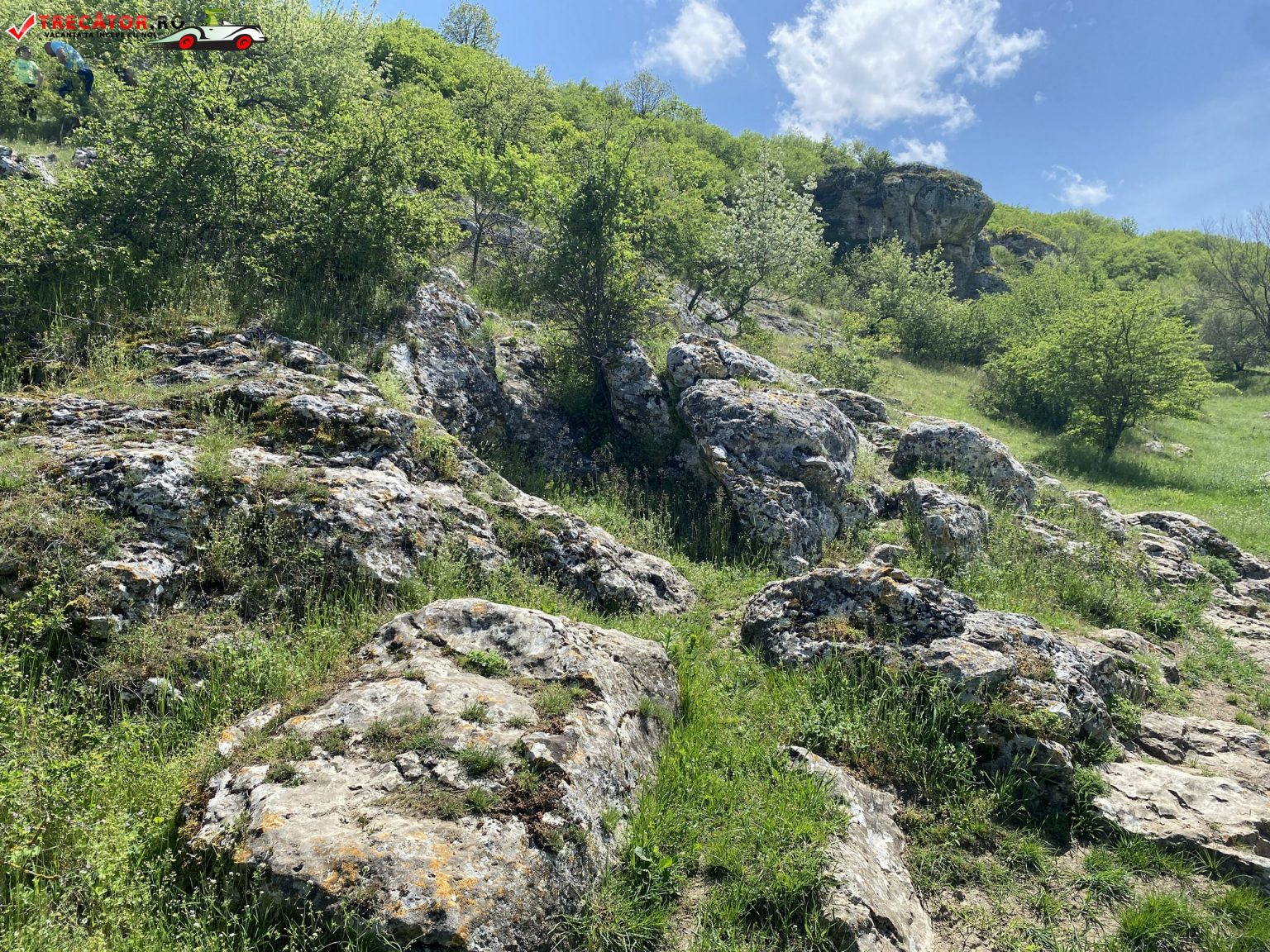 Pestera La Adam – Obiective turistice de văzut și vizitat