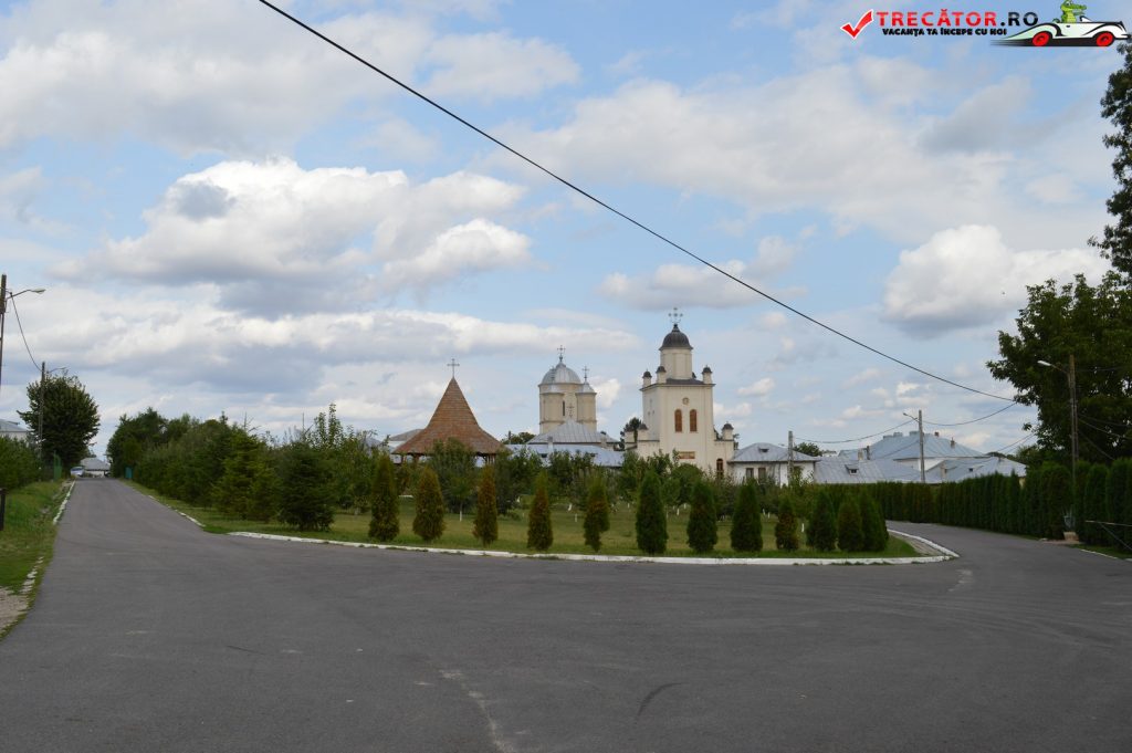 Mănăstirea Pasărea | Obiective turistice de văzut și vizitat