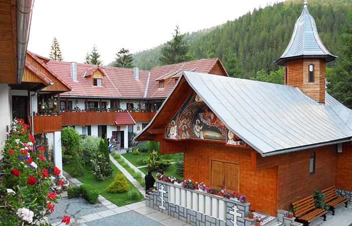 Manastirea Albac-Rogoz | Trecator prin lume