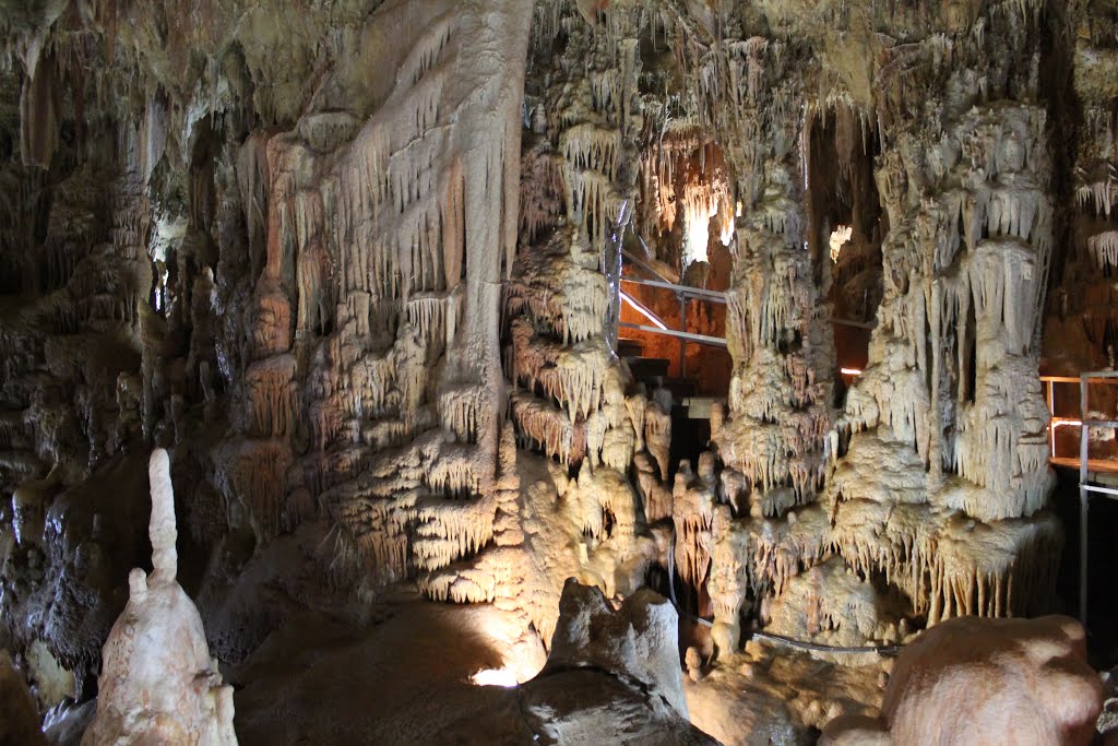 Pestera Petralona – Obiective turistice de văzut și vizitat