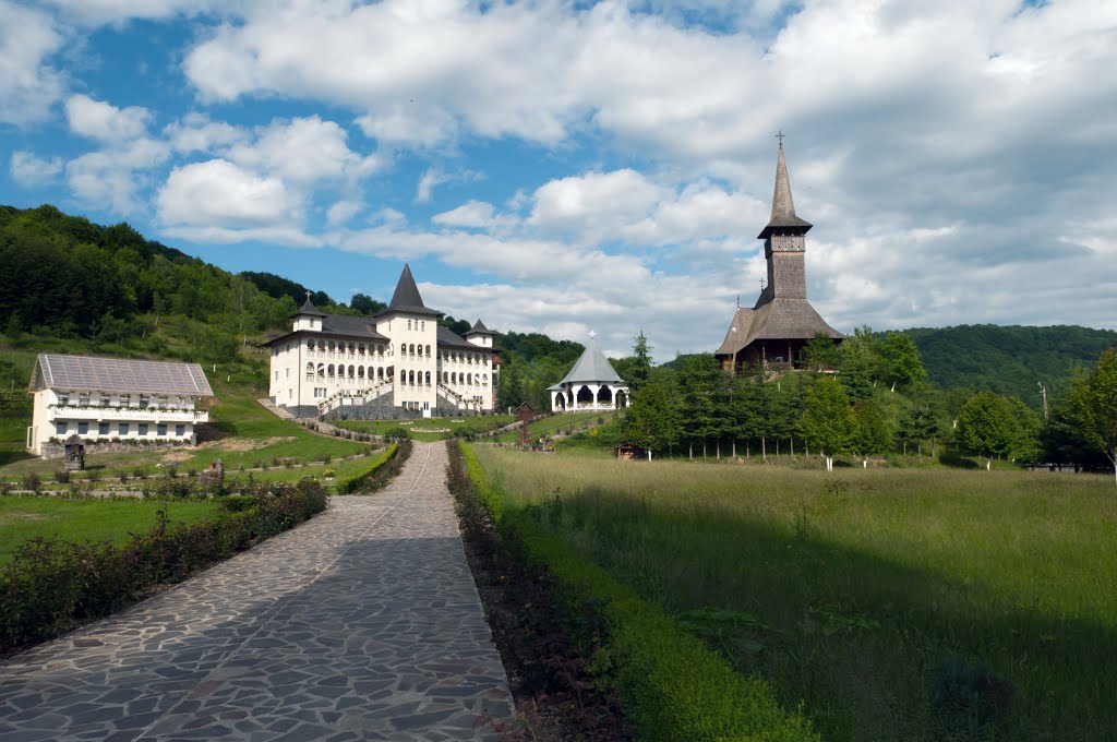 Manastirea Ruoaia, Maramureș | Trecator prin lume