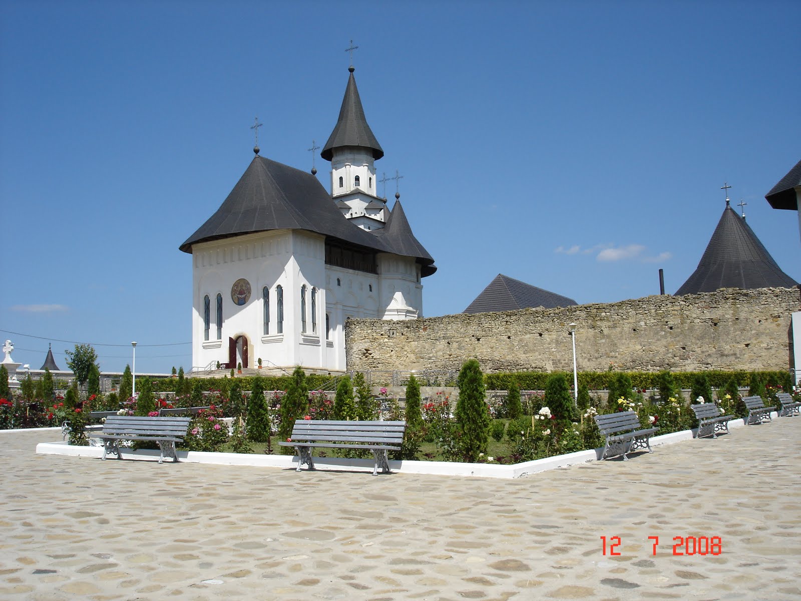 Manastirea Hadambu | Trecator prin lume