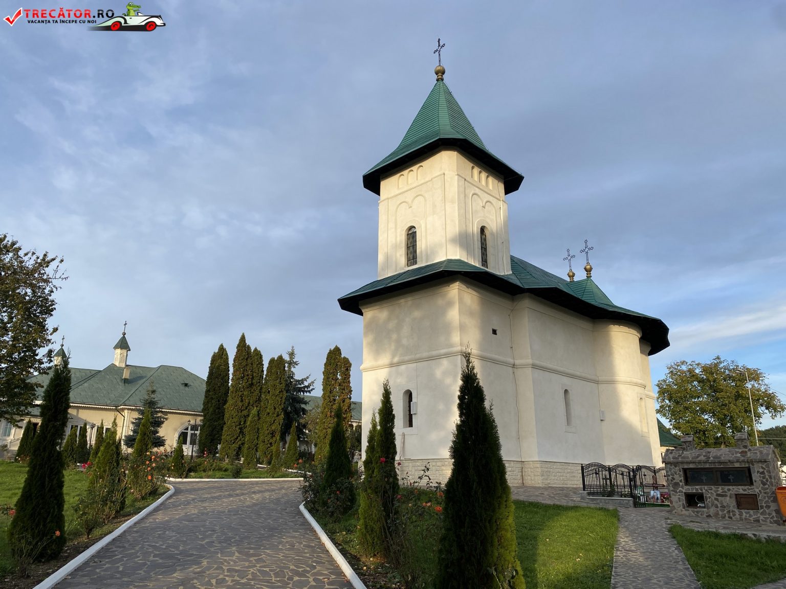 Mănăstirea Runc – Obiective turistice de văzut și vizitat