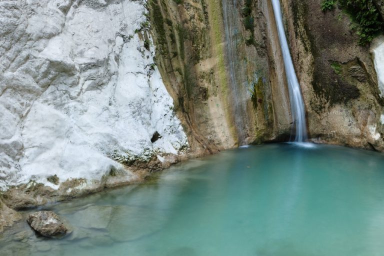 Cascada Dimossari Lefkada Grecia | Obiective turistice de văzut și vizitat
