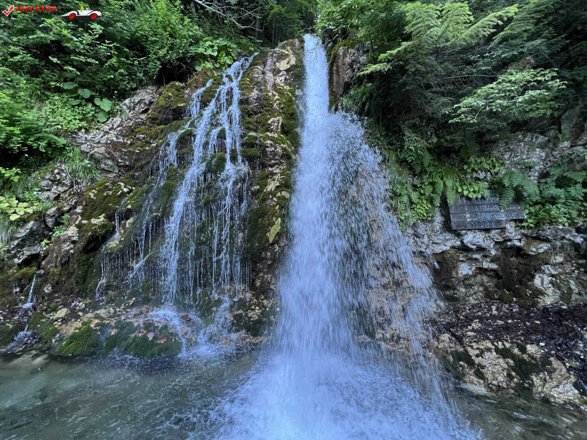 Cascada Urlătoarea – Obiective turistice de văzut și vizitat