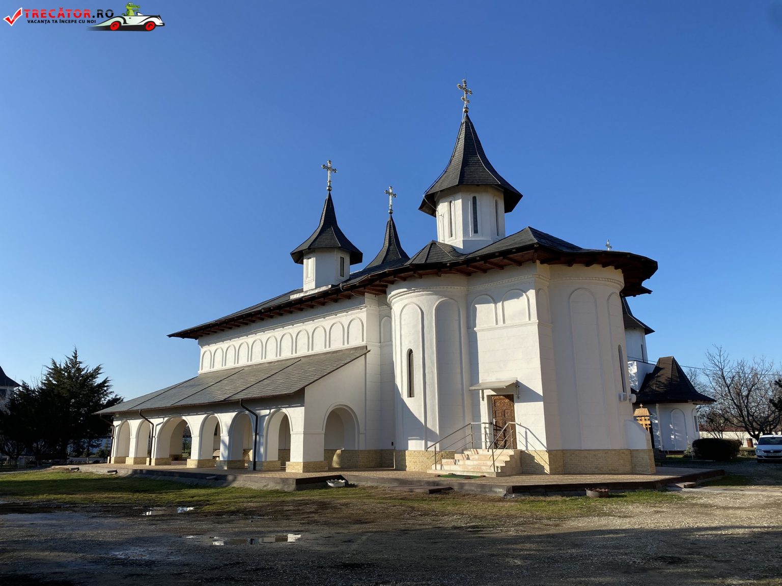 Mănăstirea Chiroiu – Obiective turistice de văzut și vizitat