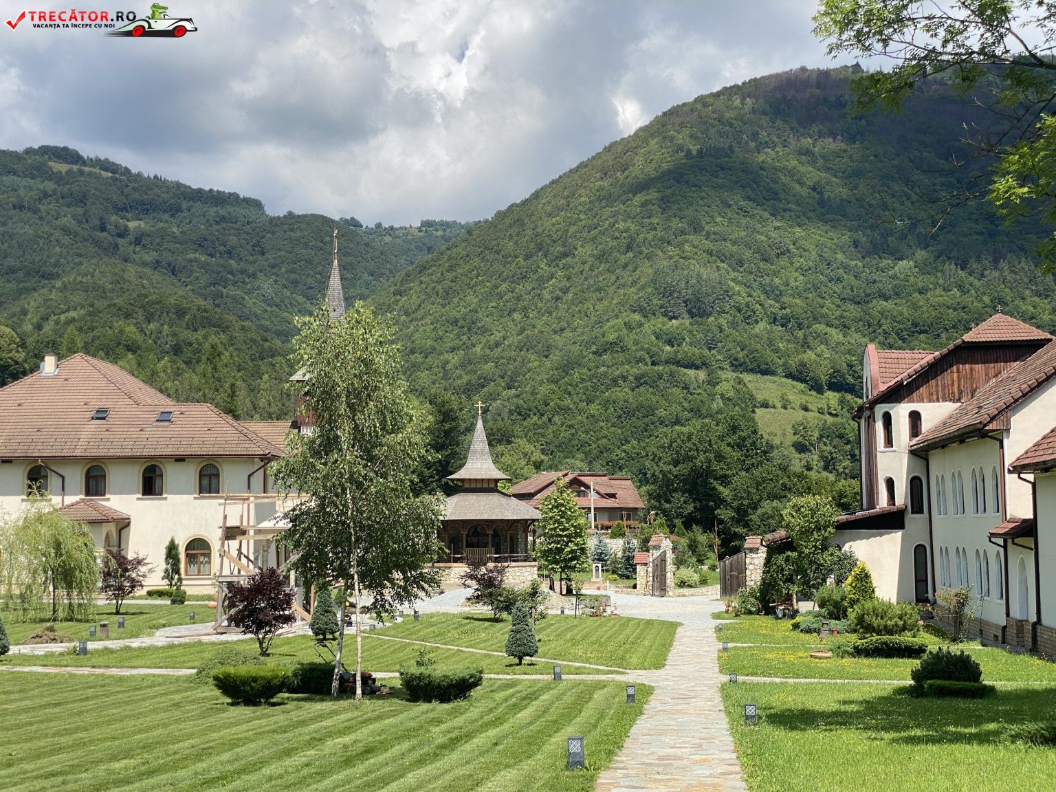 Mănăstirea Înălțarea Sfintei Cruci – Lupșa – Obiective turistice de ...