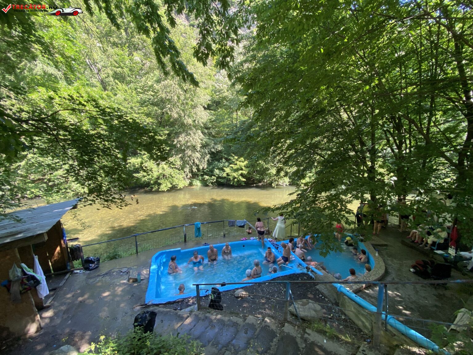 Bazin Termal La Cădițe lângă Băile Herculane – Obiective turistice de ...