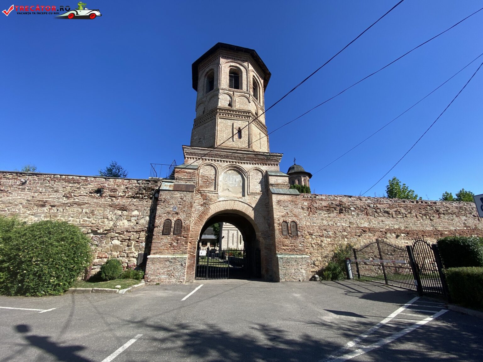 Complexul arhitectural de la Brebu | Obiective turistice de văzut și ...