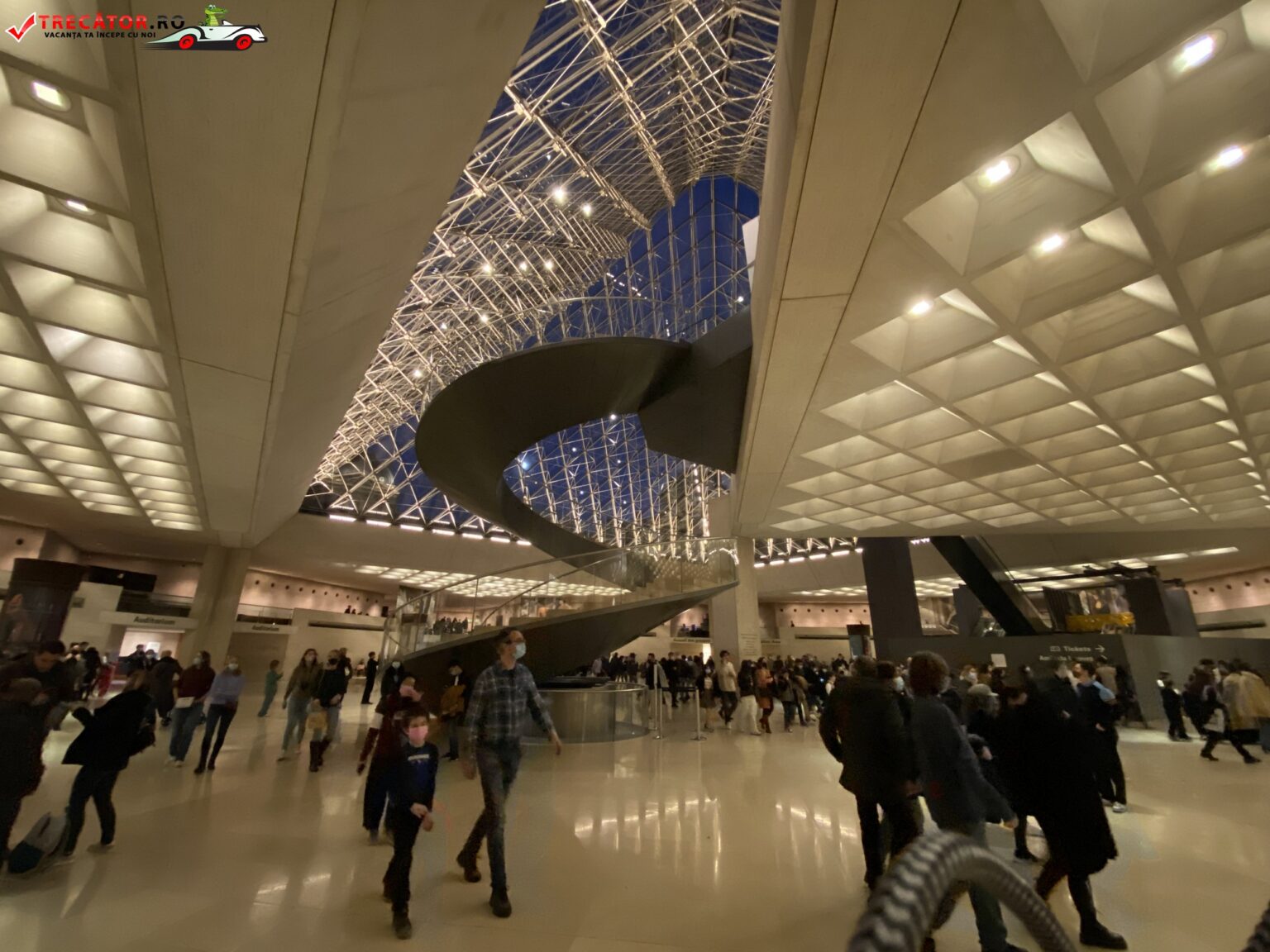 Muzeul Luvru, Paris, Franța – Obiective turistice de văzut și vizitat