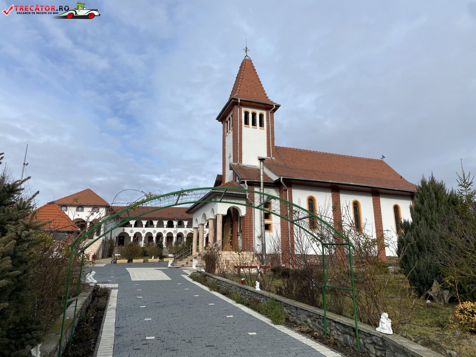 Mănăstirea Sădinca – Obiective turistice de văzut și vizitat