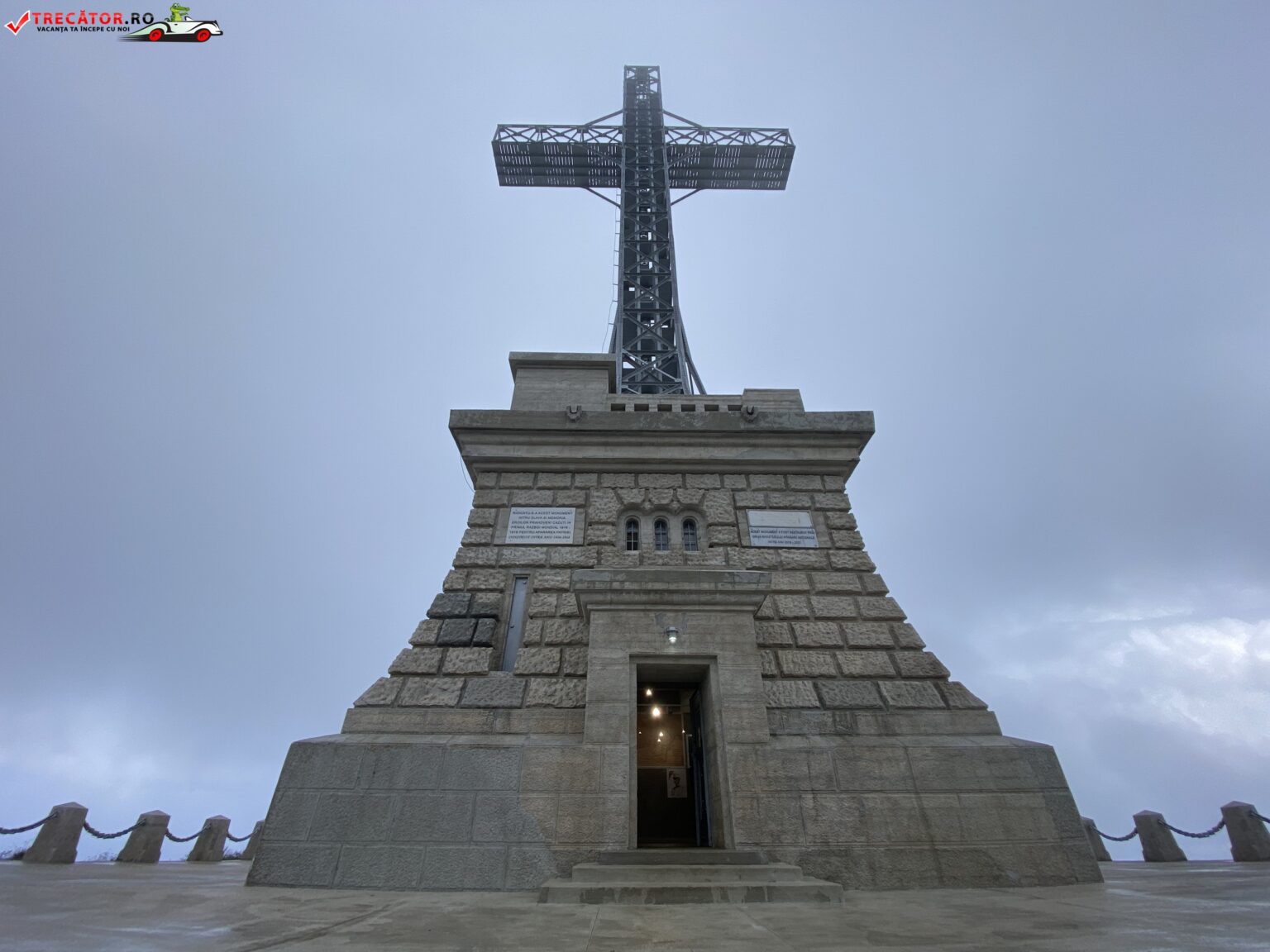 Drumeție: Cabana Piatra Arsă – Cabana Babele – Crucea Eroilor – Cabana ...