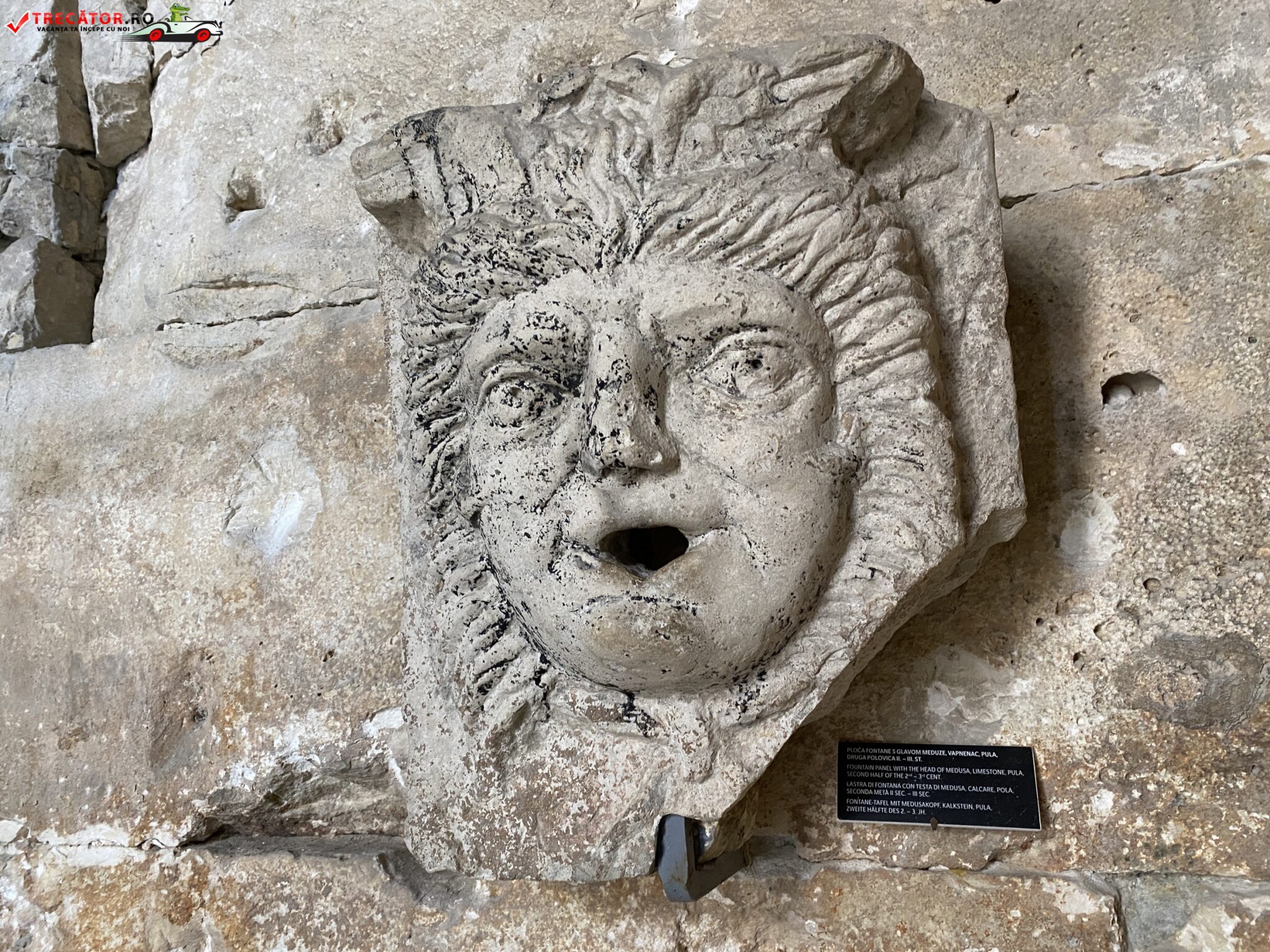 Templul lui Augustus și zeița Romei din Pula, Croația – Obiective ...