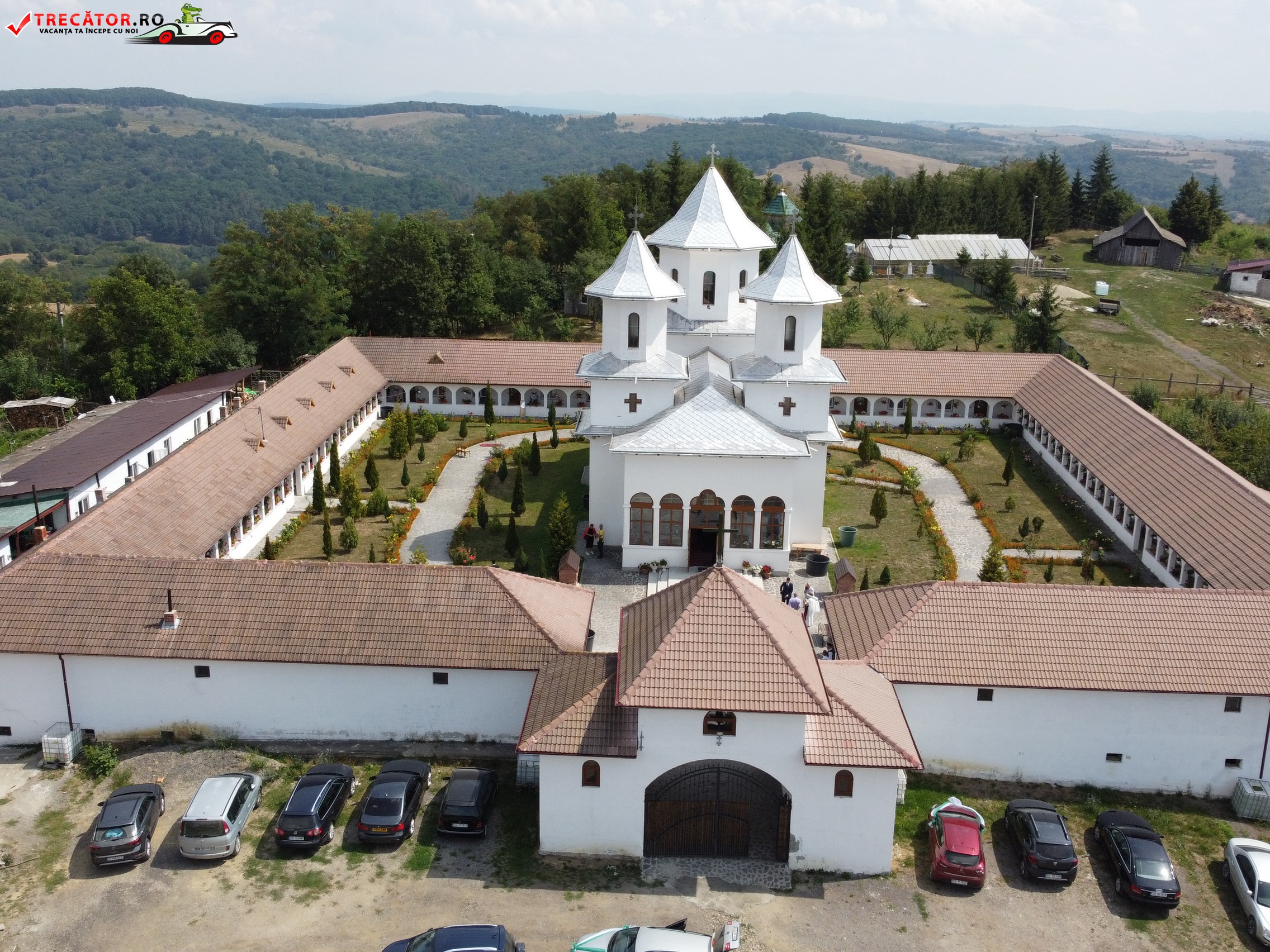 Mănăstirea „Naşterea Maicii Domnului“ de la Făget-Boholţ – Obiective ...