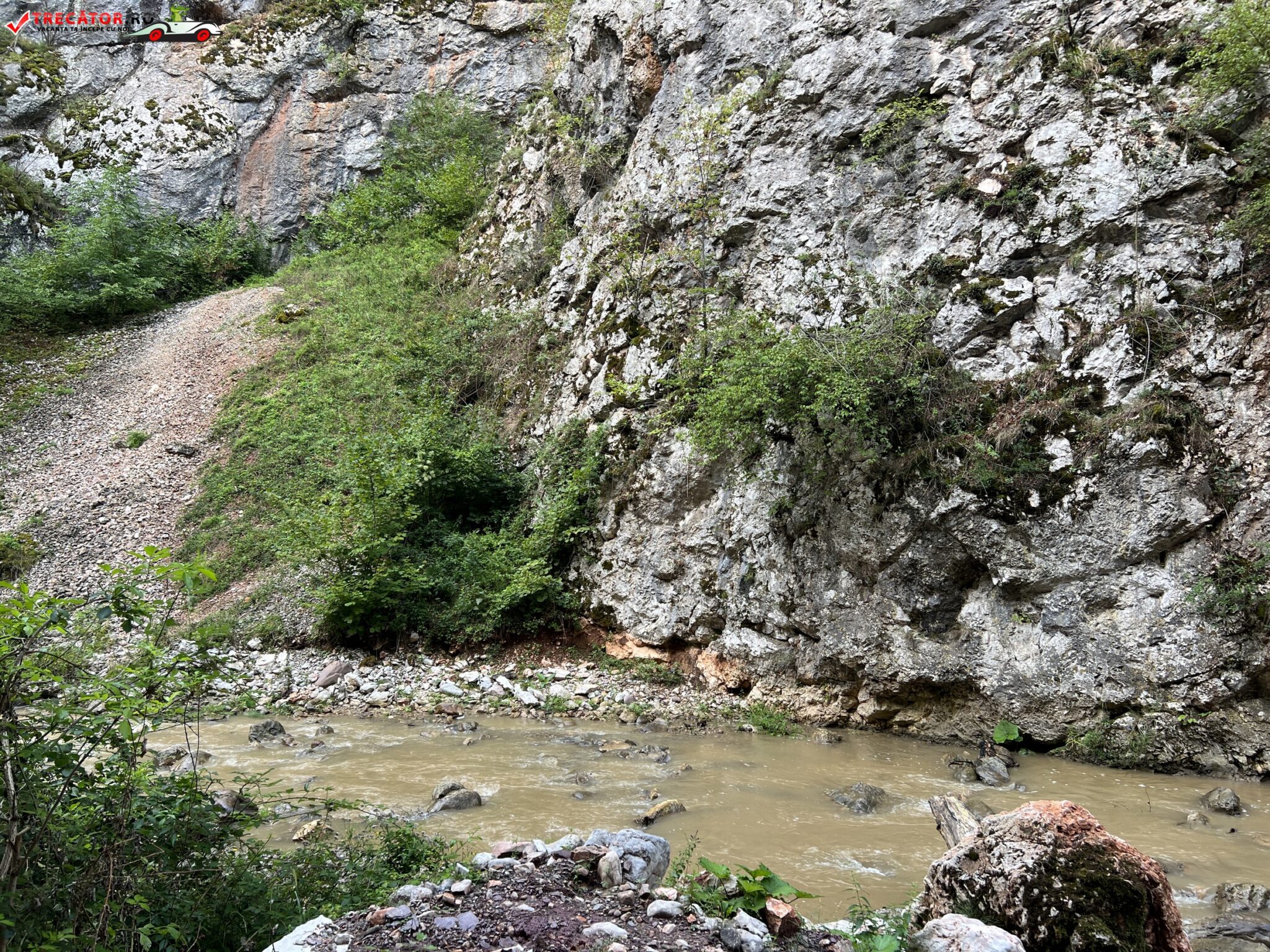 Cheile Lazurilor – Obiective turistice de văzut și vizitat