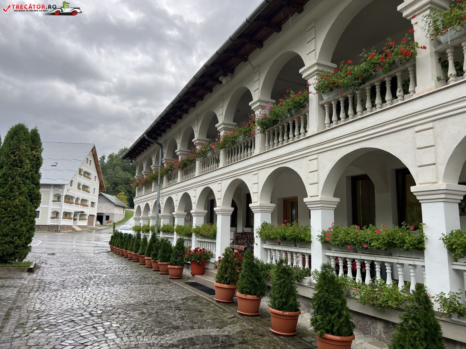 Mănăstirea Crișan – Obiective turistice de văzut și vizitat