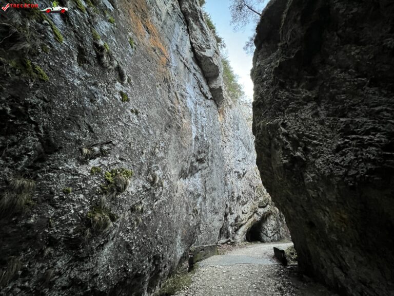 Prăpăstiile Zărneștiului sau Cheile Zărneștiului – Obiective turistice ...