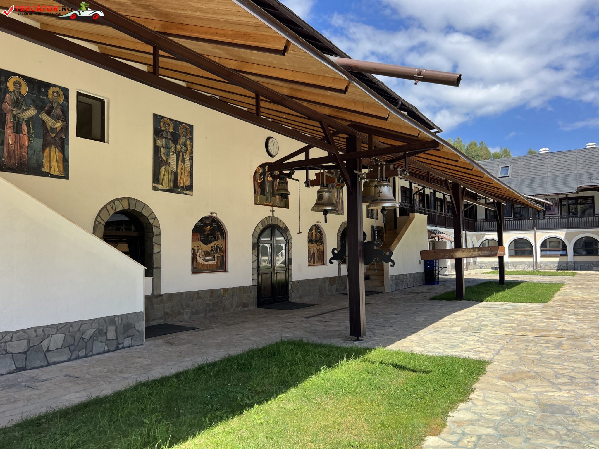 Mănăstirea Ponor – Obiective turistice de văzut și vizitat